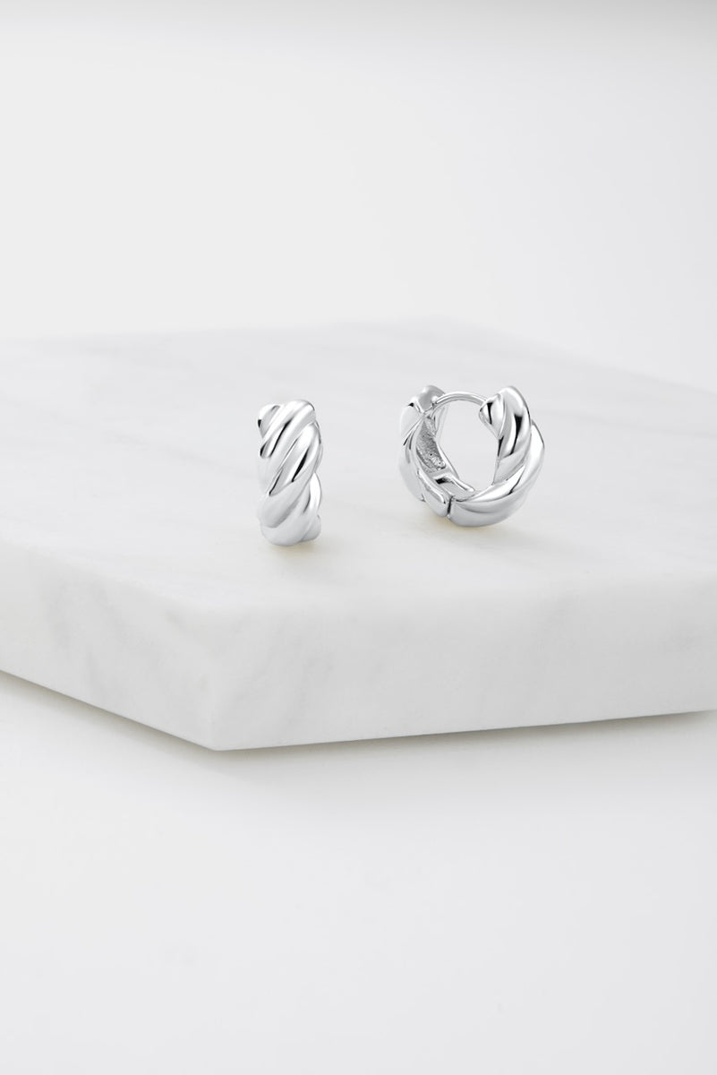 Maya Hoop – Lilly Cooper
