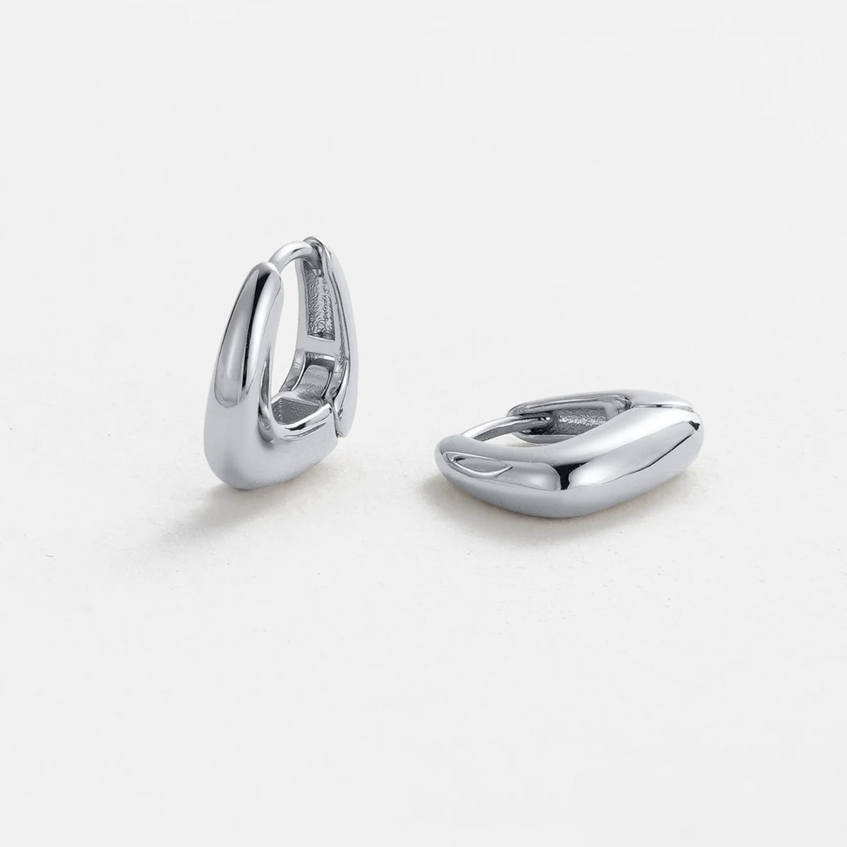 Neve Huggie Earrings – Lilly Cooper
